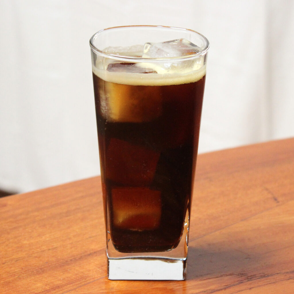 Fernet Con Coca Cola – Café Retro los 90